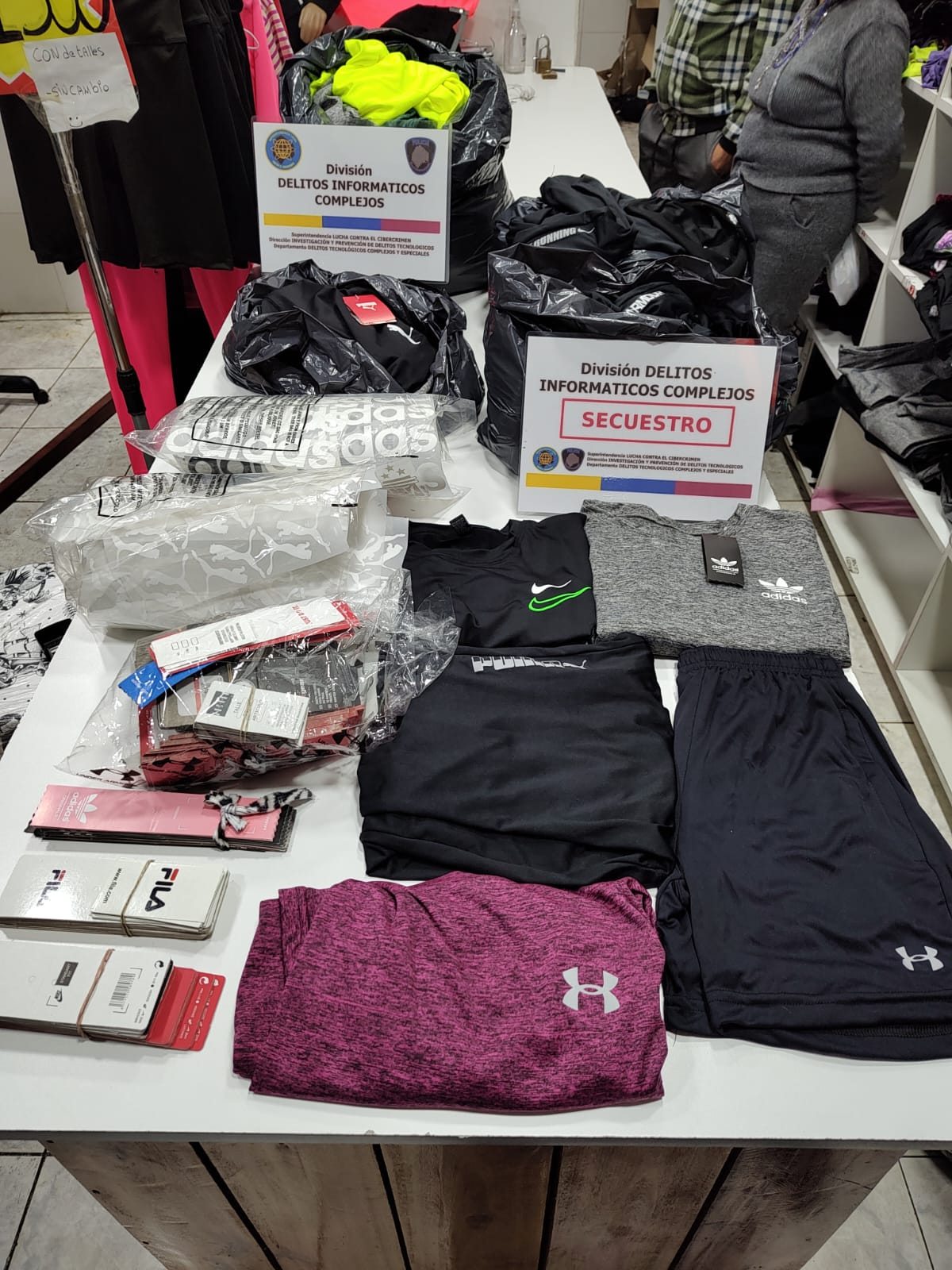 Desarticulan una red familiar dedicada a la fabricación y ...